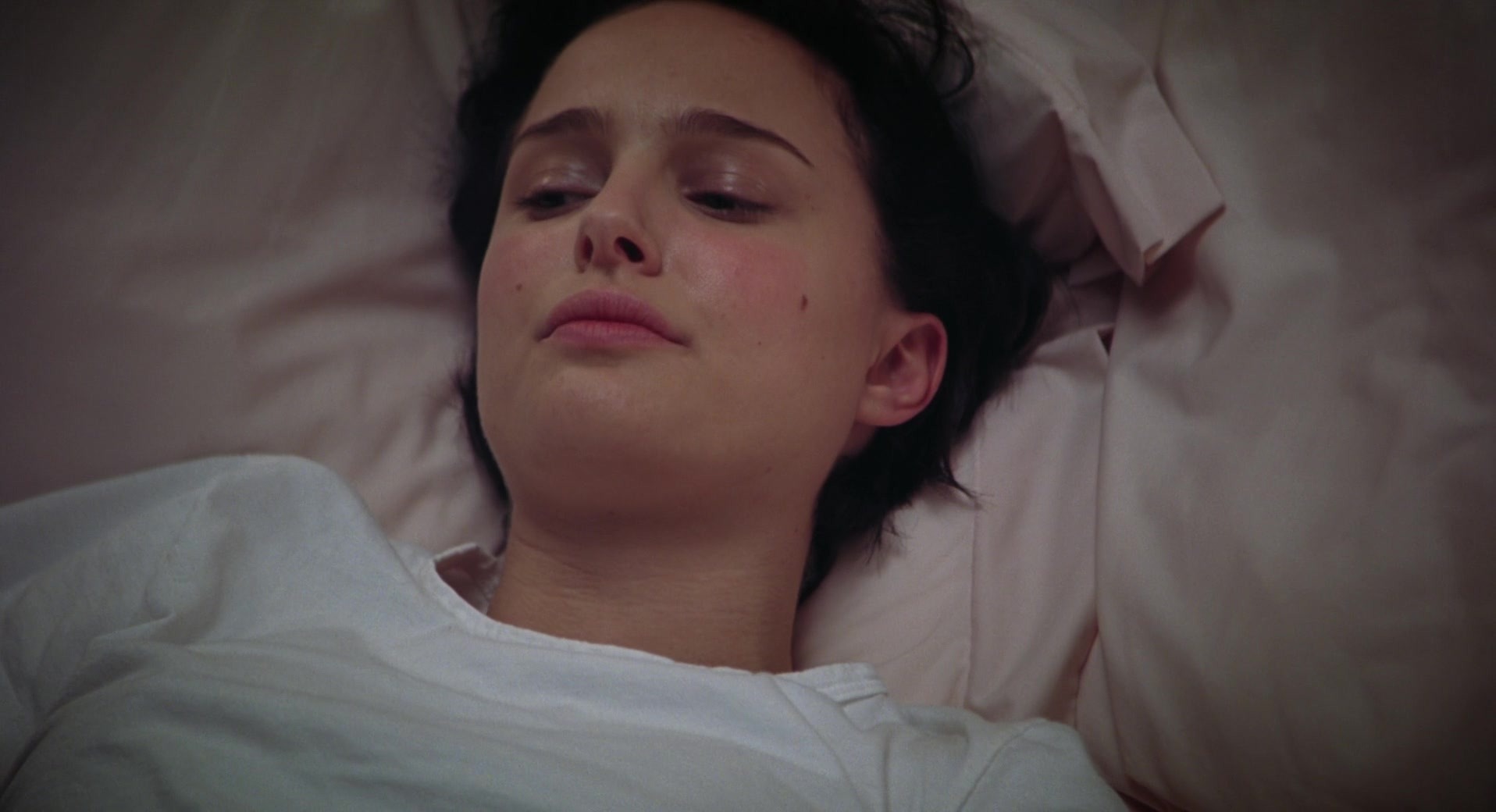 Closer (Screencaps) - 634 - Natalie Portman Photo Gallery